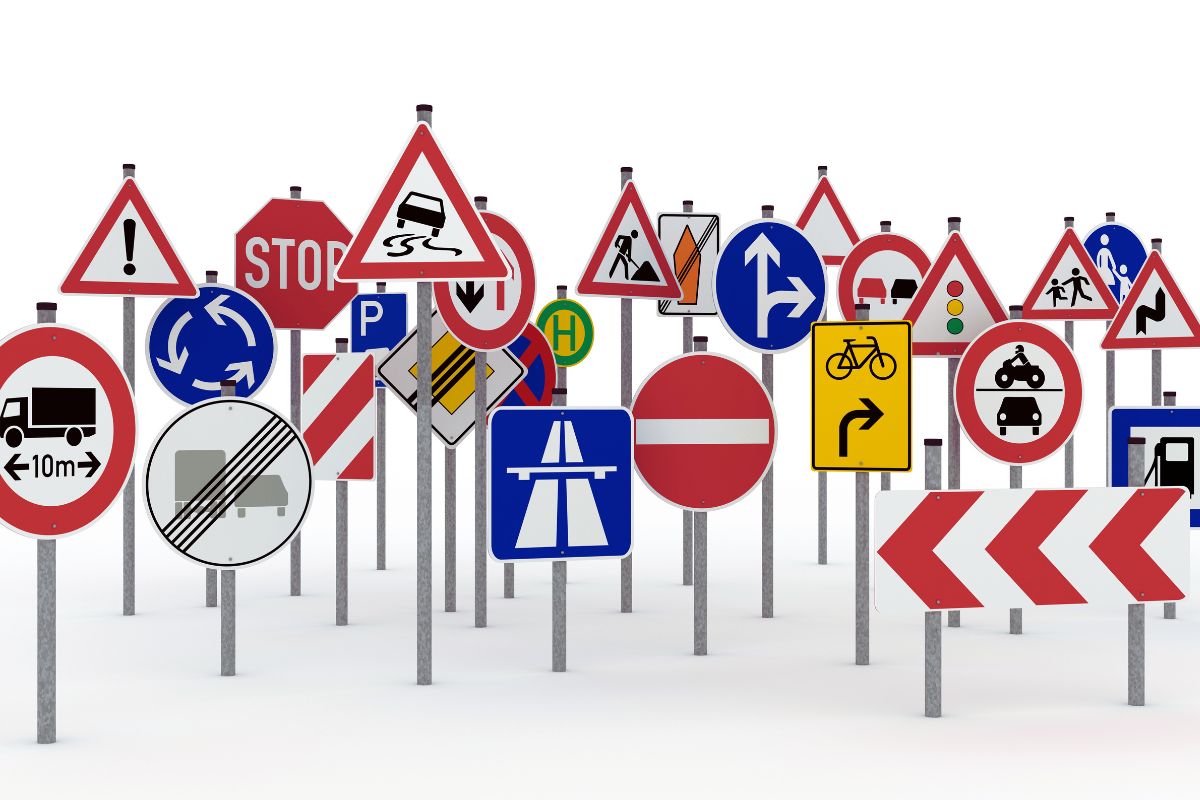 Comment assurer un positionnement optimal des panneaux de signalisation
